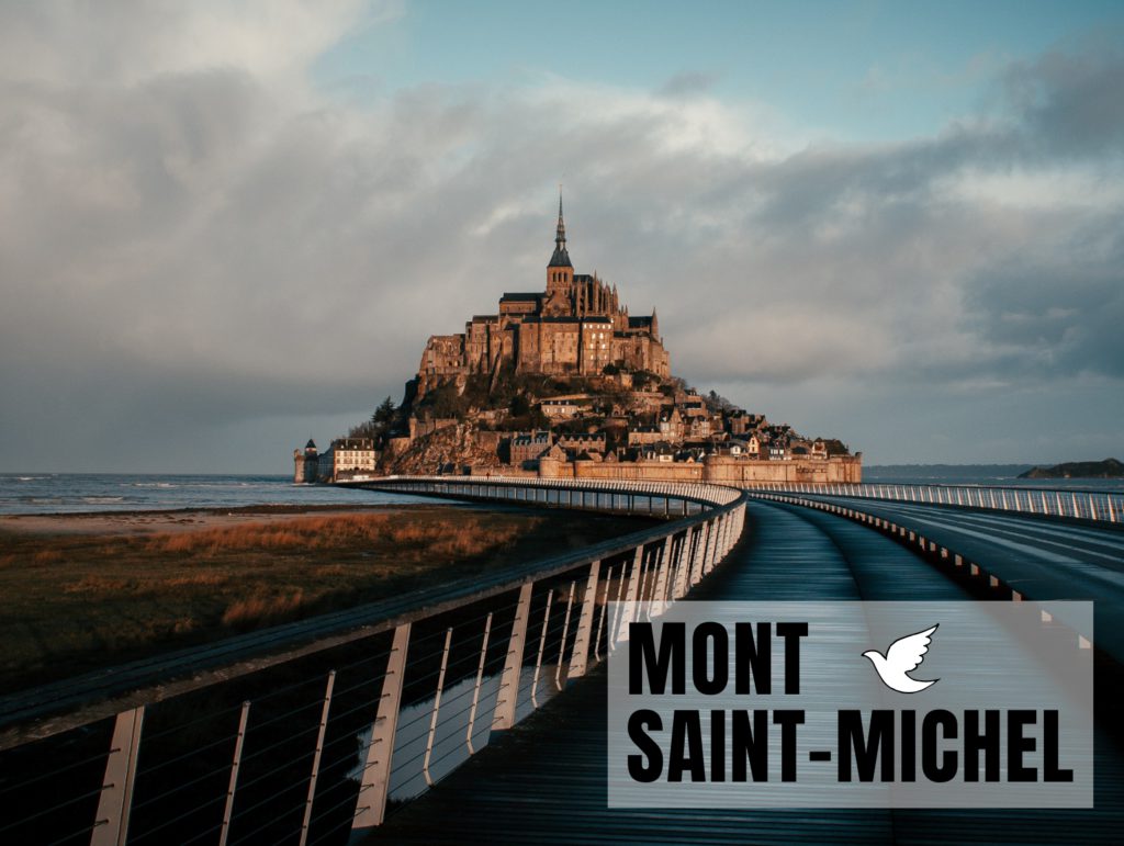 Le Mont Saint-Michel : un joyau historique baigné de légendes et de splendeur ! SimplyCards